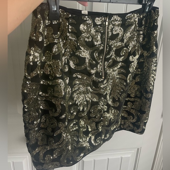 miami | Skirts | Miami Sparkle Mini Skirt Sequin Black And Gold Size ...